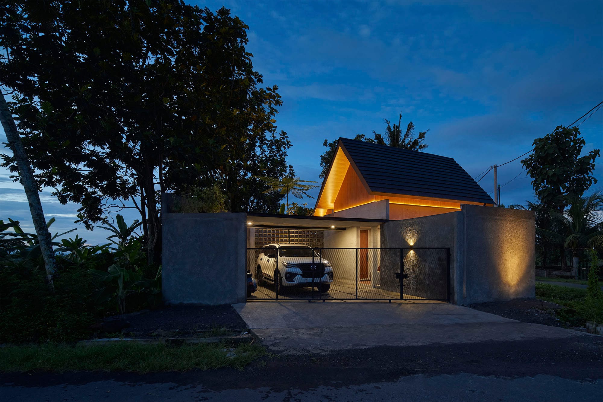 Rumah Tiga Atap Serong - Ruangan ASA